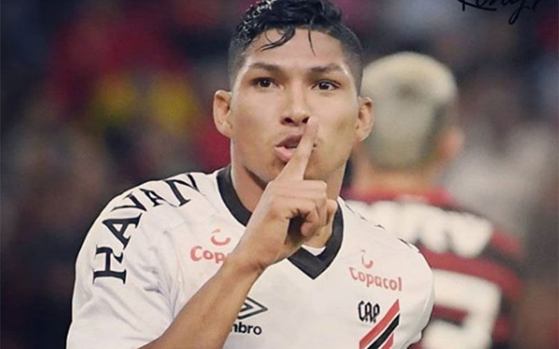 Rony é decisivo e marca golaço diante do Maracanã lotado em noite de ...