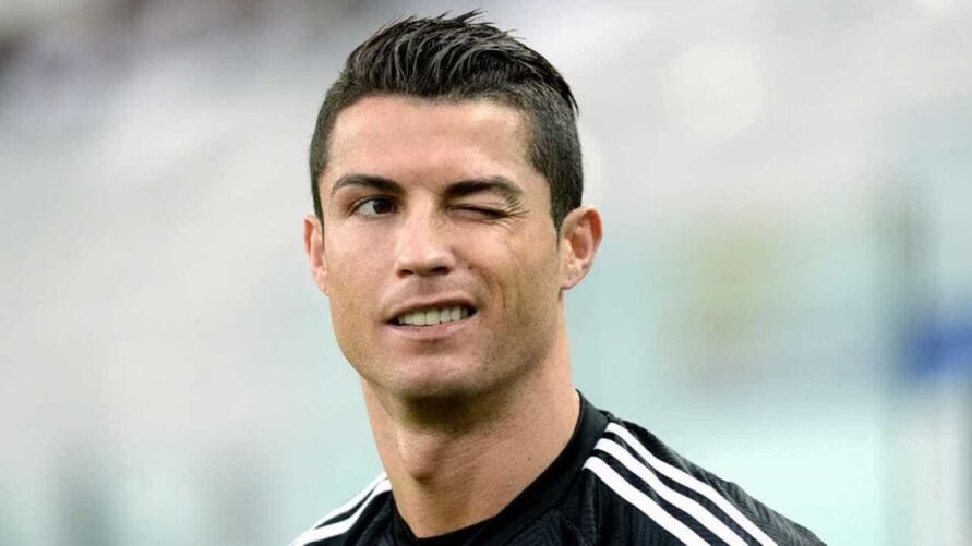 O novo look de CR7 está dando o que falar. Vem ver! • DOL