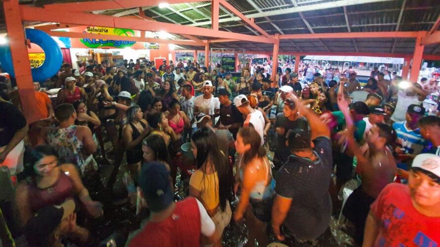 Imagens mostram 'festa do corona' em balneário na Grande Belém • DOL