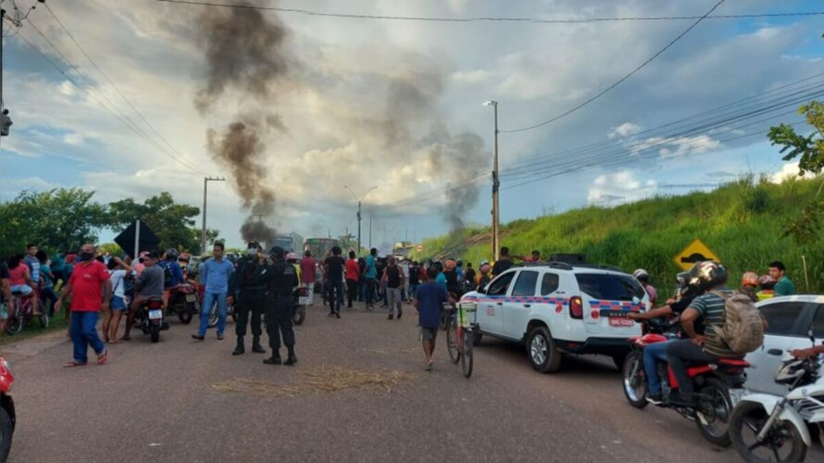 Manifestantes bloqueiam acesso à ponte em Marabá • DOL