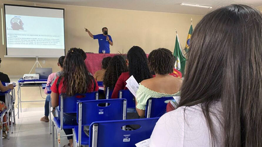 Aulão Enem abre 800 vagas gratuitas; veja como se inscrever! • DOL Aulão Enem abre 800 vagas gratuitas; veja como se inscrever! • DOL