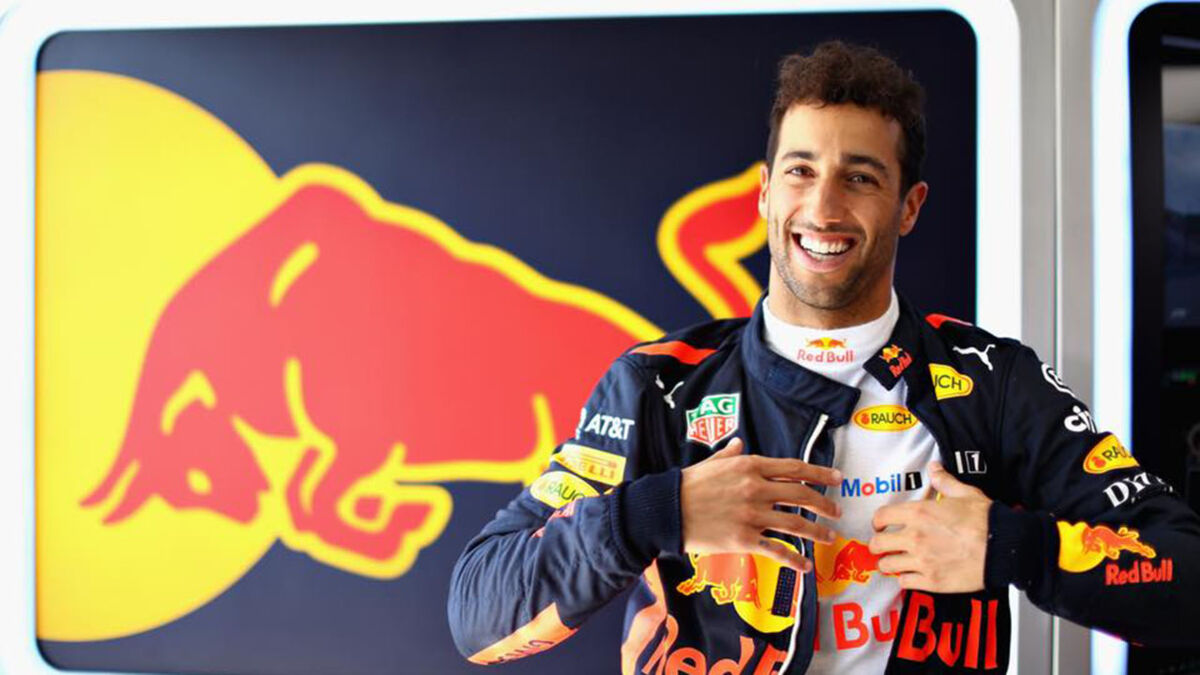 Piloto Daniel Ricciardo está de volta a Fórmula 1 • DOL