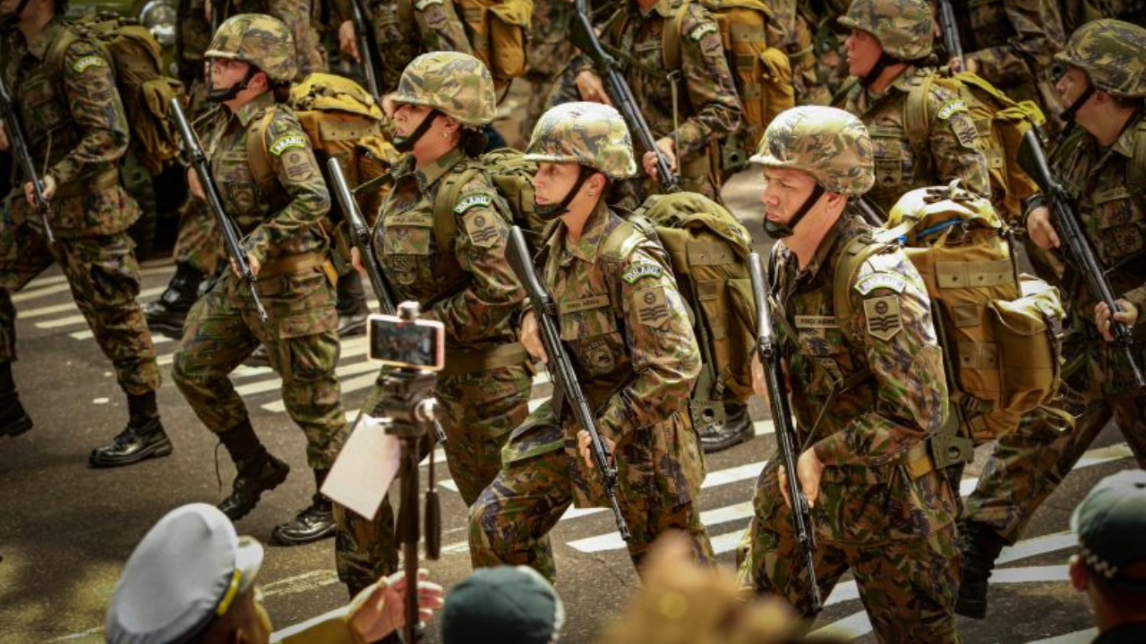 Confira imagens do desfile de 7 de Setembro em Belém • DOL Confira imagens do desfile de 7 de Setembro em Belém • DOL