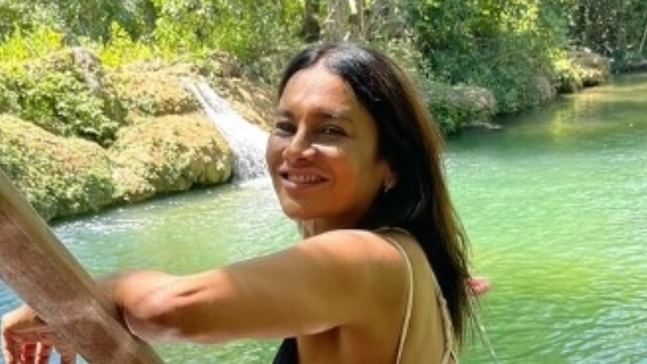 Dira Paes posta foto de biquíni e corpo chama atenção na web • DOL