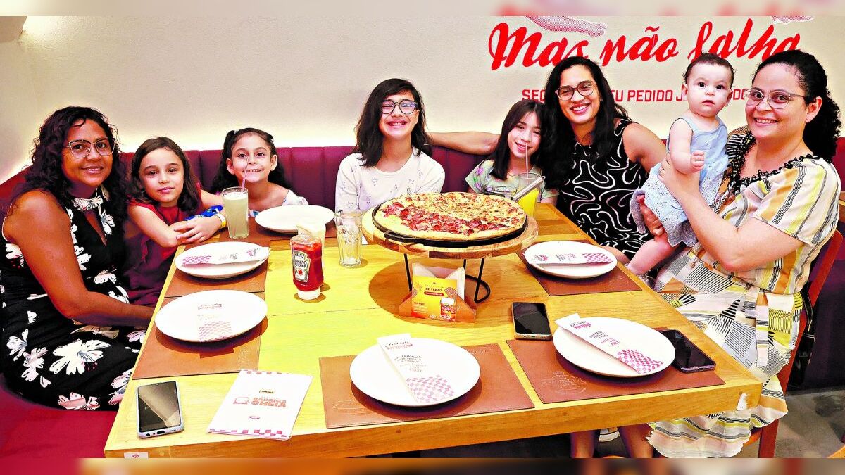 Um dia para festejar com pizza! • DOL
