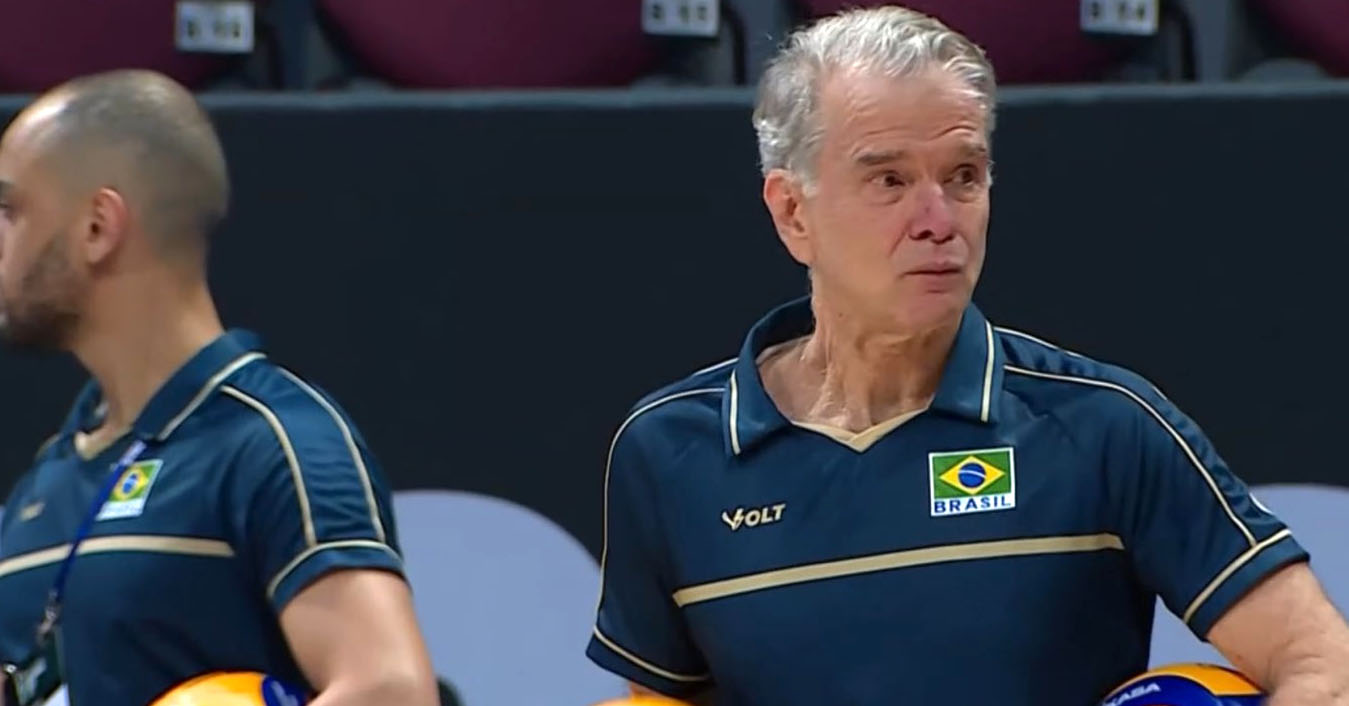 Bernardinho se emociona em jogo do Brasil após morte da mãe • DOL