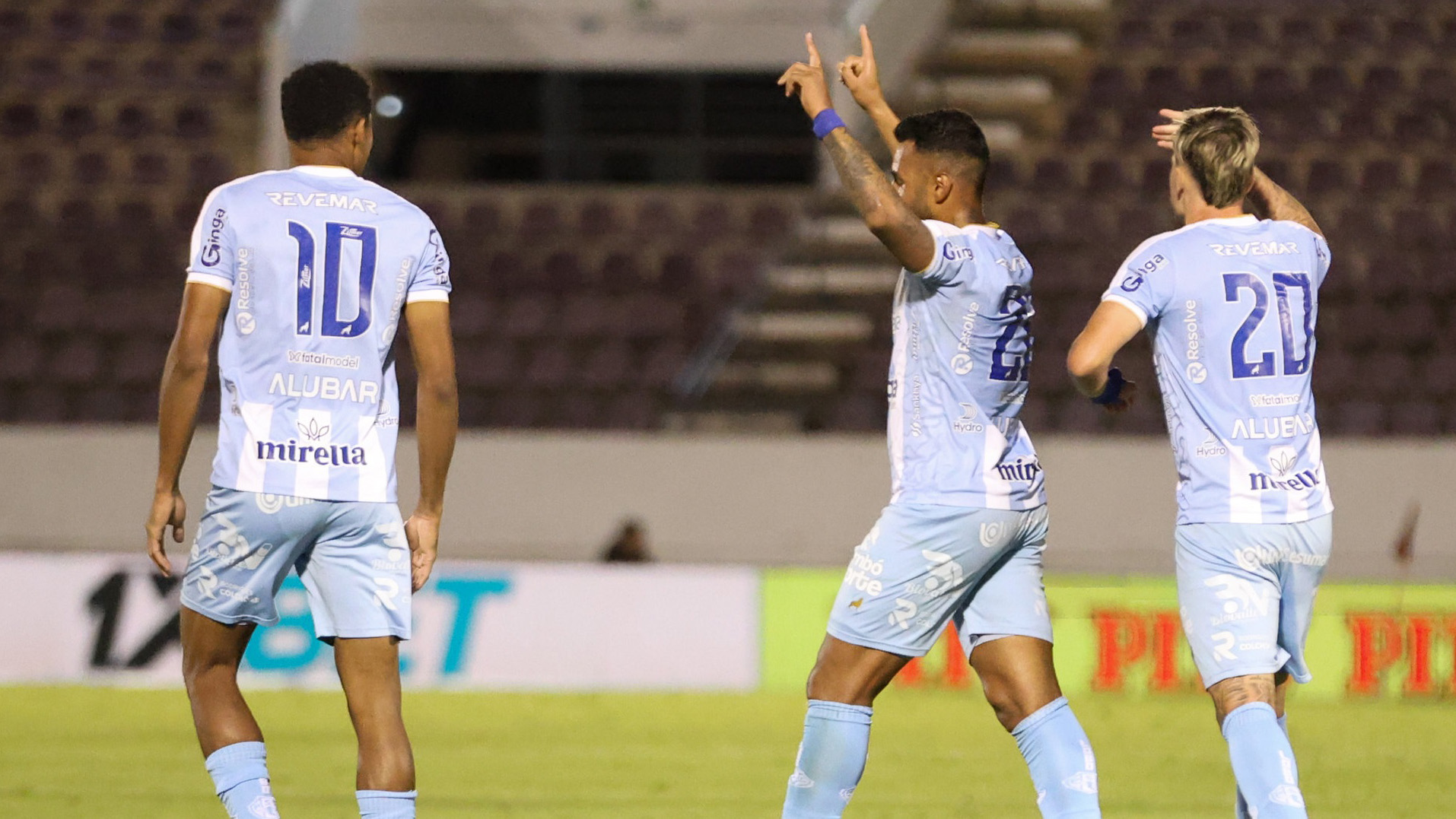 Não é cinema, mas o Paysandu vive “À espera de um milagre” • DOL