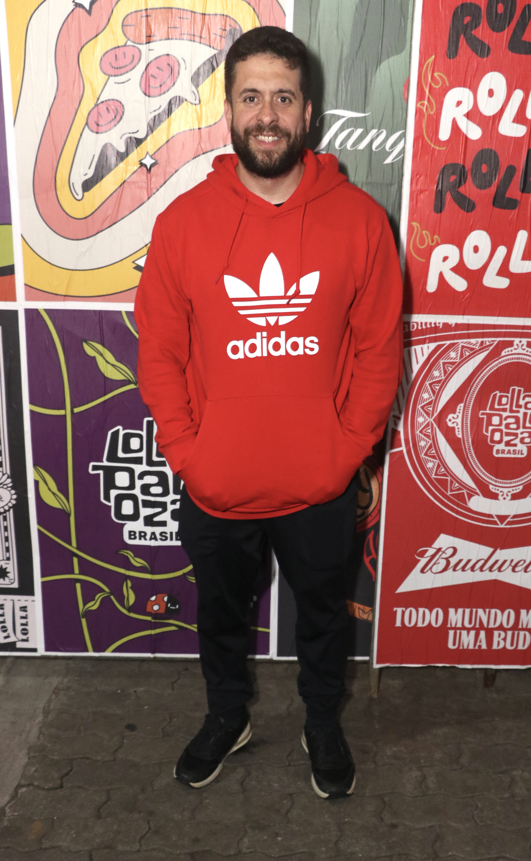 Letícia Spiller chega com Nizan ao Lolla. Veja mais fotos lá • DOL