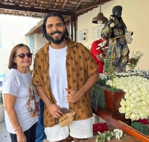 Humorista Paulo Vieira participa da Marujada em Bragança no Pará • DOL