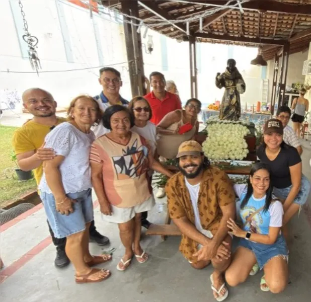 Humorista Paulo Vieira participa da Marujada em Bragança no Pará • DOL