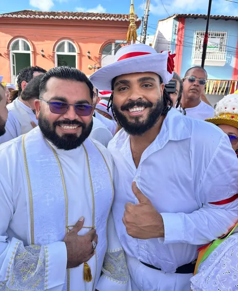 Humorista Paulo Vieira participa da Marujada em Bragança no Pará • DOL